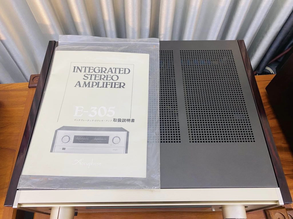Đánh giá chi tiết Accuphase E305 - Giải pháp hoàn hảo cho hệ thống âm thanh chất lượng cao ...