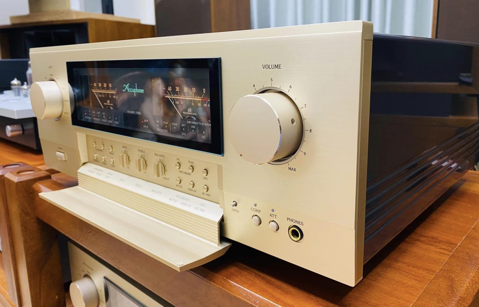 Accuphase E-470 cùng trải nghiệm âm thanh tuyệt vời và hiệu suất cao ...